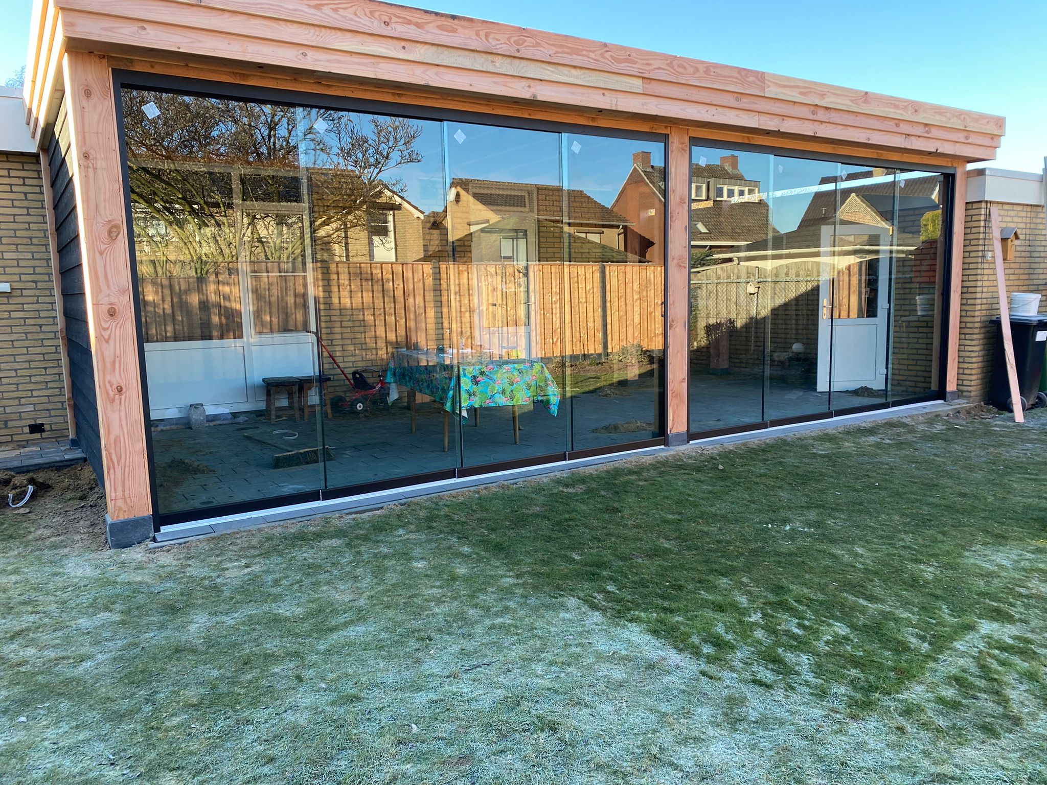 Douglas overkapping inclusief schuifwand Baexem - P. van Hoek Montage