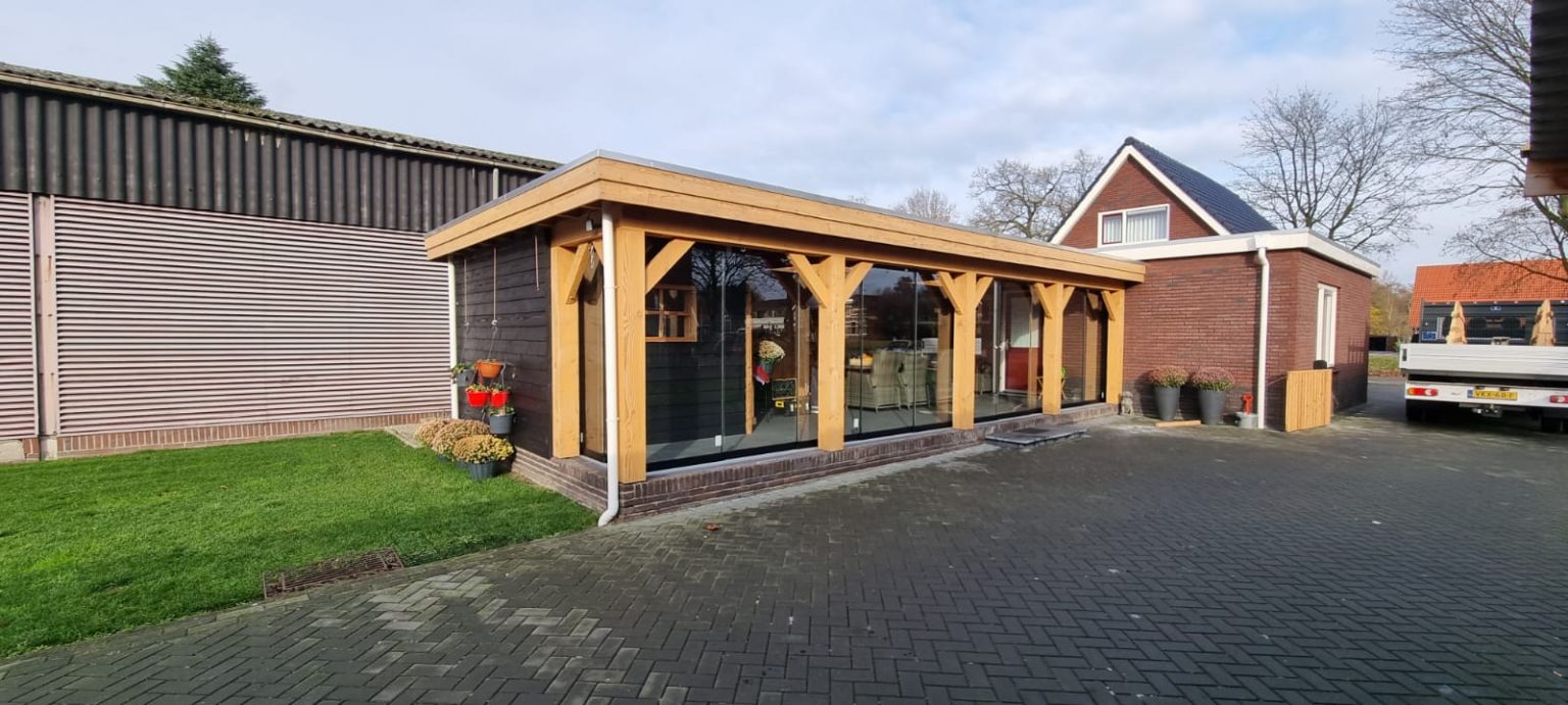 Douglas Overkappingen - P. van Hoek Montage