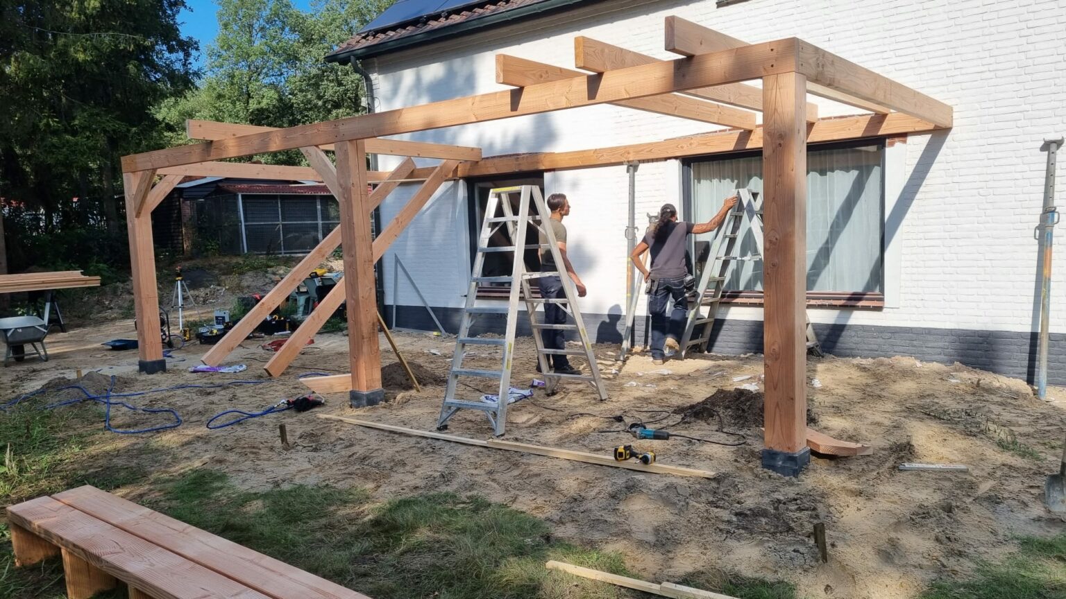 Douglas aanbouw overkapping met lichtstraat - P. van Hoek Montage